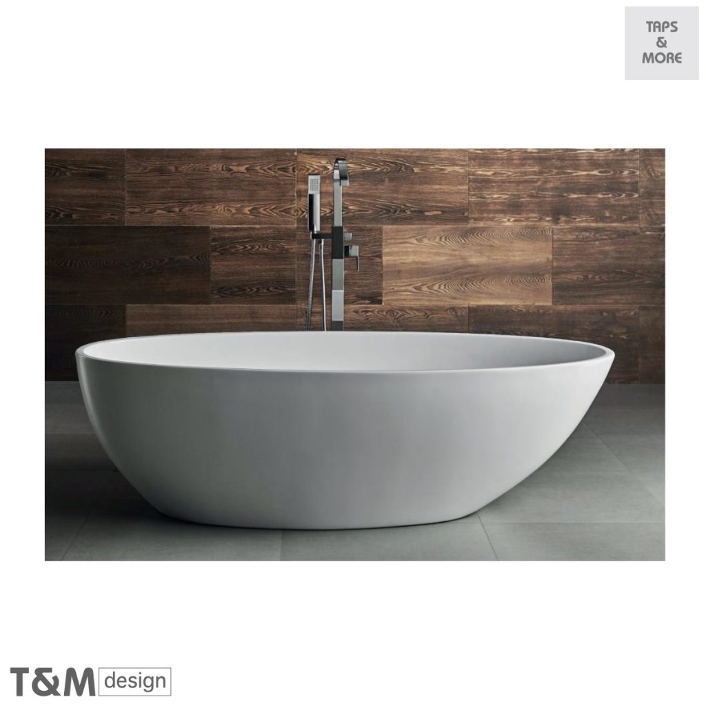 T&M DESIGN Free standing bathtub with integrated surround panel ...